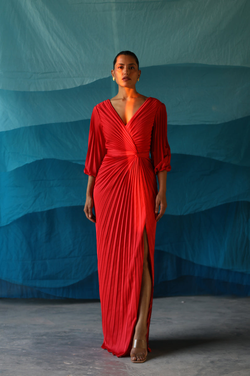 Scarlet Gown – Zwaan